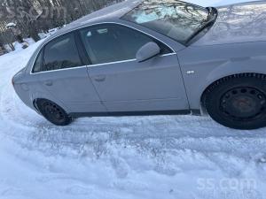 Pelēks Audi A4 2001 Madona, ar dzinēja tilpumu 2.50 L un nobraukumu 351 tūkst. km par 1500 €, foto 3 vietnē AUTOMOTO.COM.LV