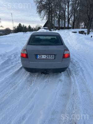 Pelēks Audi A4 2001 Madona, ar dzinēja tilpumu 2.50 L un nobraukumu 351 tūkst. km par 1500 €, foto 5 vietnē AUTOMOTO.COM.LV