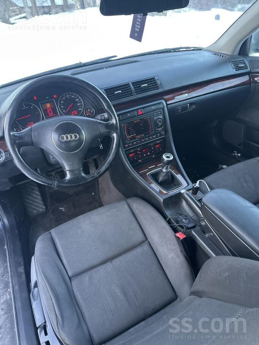 Pelēks Audi A4 2001 Madona, ar dzinēja tilpumu 2.50 L un nobraukumu 351 tūkst. km par 1500 €, foto 11 vietnē AUTOMOTO.COM.LV