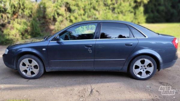 Pelēks Audi A4 2001 Viļņa, ar dzinēja tilpumu 2.00 L un nobraukumu 189 tūkst. km par 900 €, foto 3 vietnē AUTOMOTO.COM.LV