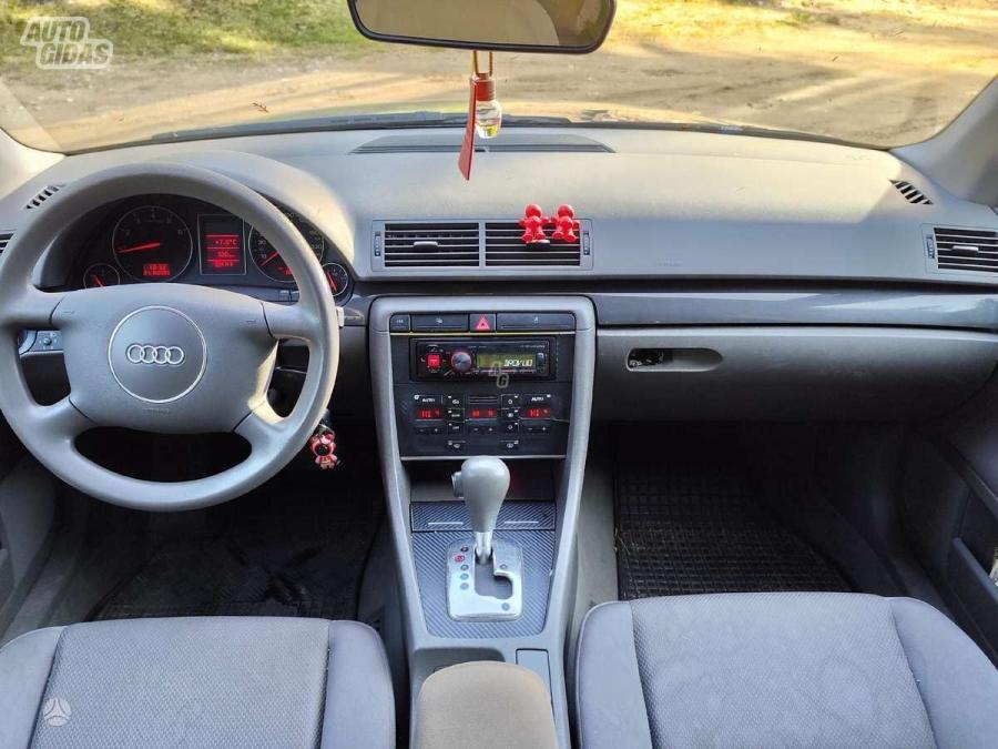 Grey Audi A4 2001 in Vilnius, with an engine capacity of 2.00 L and mileage of 189 thousand km for 900 €, photo 6 on AUTOMOTO.COM.LV