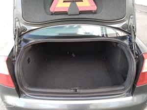 Grey Audi A4 2001 in Jonava, with an engine capacity of 2.00 L and mileage of 136 thousand km for 1700 €, photo 19 on AUTOMOTO.COM.LV