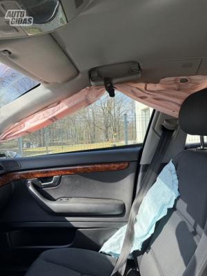 Pelēks Audi A4 2001 Kauņa, ar dzinēja tilpumu 1.90 L un nobraukumu 400 tūkst. km par 600 €, foto 7 vietnē AUTOMOTO.COM.LV