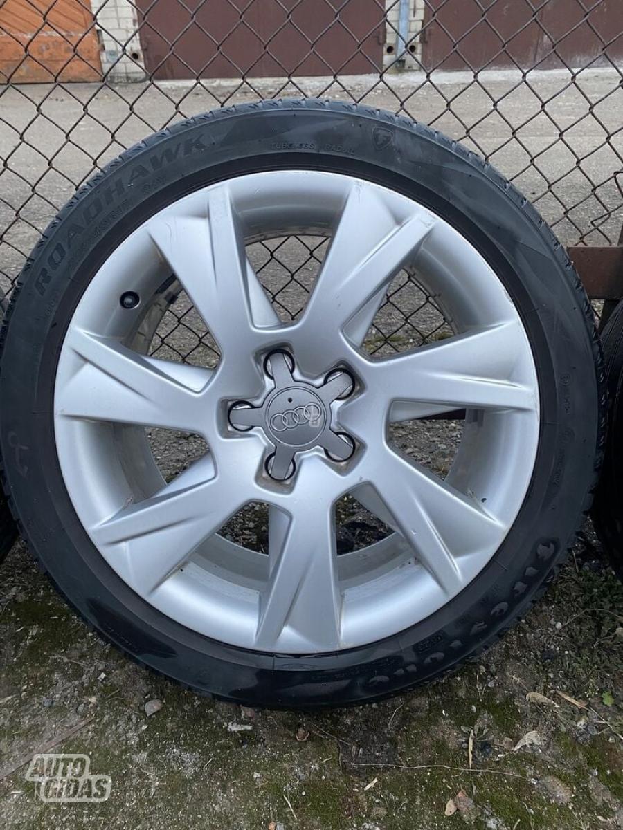 Pelēks Audi A4 2001 Kauņa, ar dzinēja tilpumu 1.90 L un nobraukumu 400 tūkst. km par 600 €, foto 13 vietnē AUTOMOTO.COM.LV