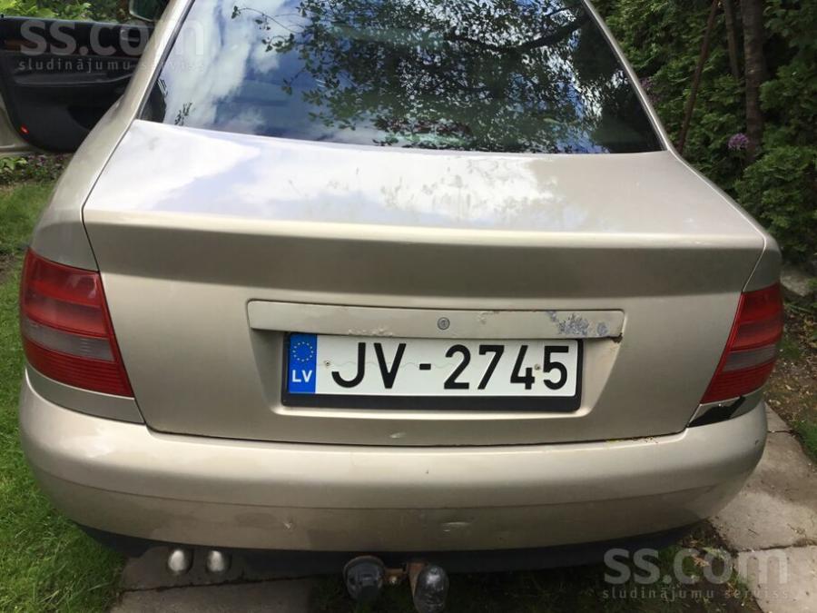 Pelēks Audi A4 2001 Daugavpils, ar dzinēja tilpumu 1.90 L un nobraukumu 248 tūkst. km par 2400 €, foto 5 vietnē AUTOMOTO.COM.LV