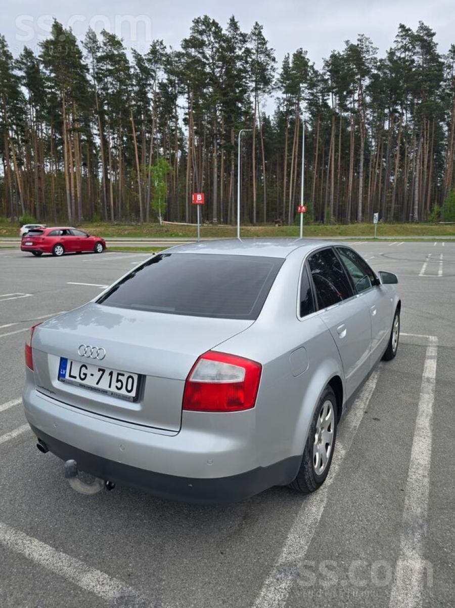 Pelēks Audi A4 2001 Rīga, ar dzinēja tilpumu 2.00 L un nobraukumu 241 tūkst. km par 2200 €, foto 5 vietnē AUTOMOTO.COM.LV