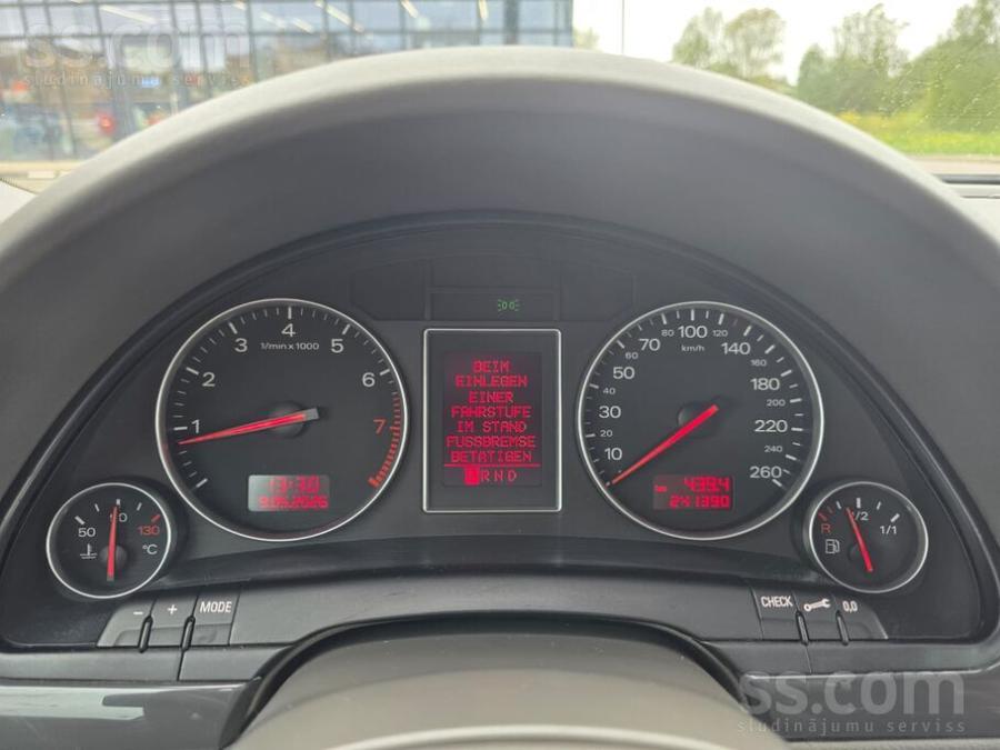 Pelēks Audi A4 2001 Rīga, ar dzinēja tilpumu 2.00 L un nobraukumu 241 tūkst. km par 2200 €, foto 6 vietnē AUTOMOTO.COM.LV