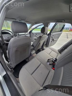 Pelēks Audi A4 2001 Rīga, ar dzinēja tilpumu 2.00 L un nobraukumu 241 tūkst. km par 2200 €, foto 9 vietnē AUTOMOTO.COM.LV