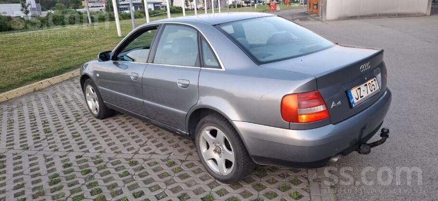 Grey Audi A4 2001 in Riga, with an engine capacity of 1.80 L and mileage of 323 thousand km for 1490 €, photo 3 on AUTOMOTO.COM.LV