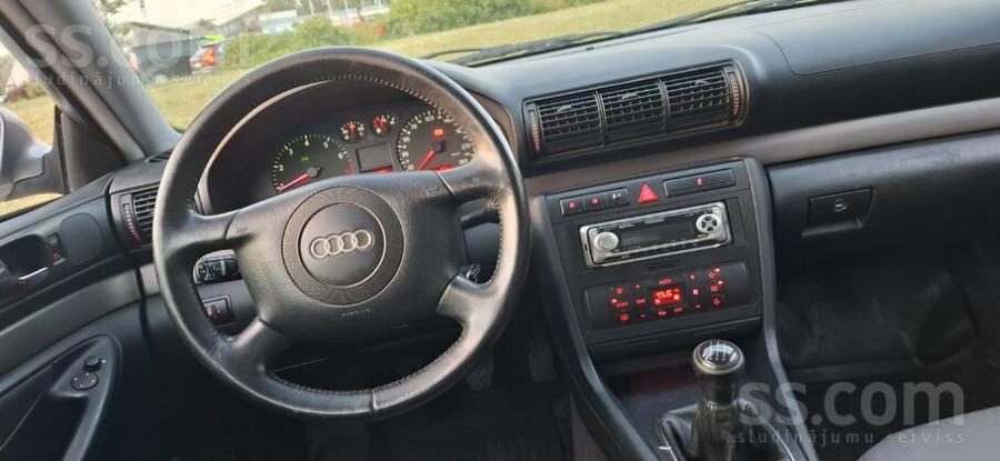 Grey Audi A4 2001 in Riga, with an engine capacity of 1.80 L and mileage of 323 thousand km for 1490 €, photo 4 on AUTOMOTO.COM.LV