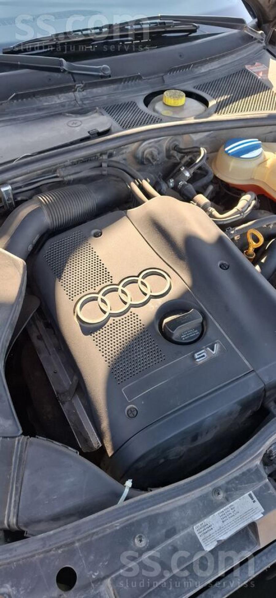 Grey Audi A4 2001 in Riga, with an engine capacity of 1.80 L and mileage of 323 thousand km for 1490 €, photo 5 on AUTOMOTO.COM.LV