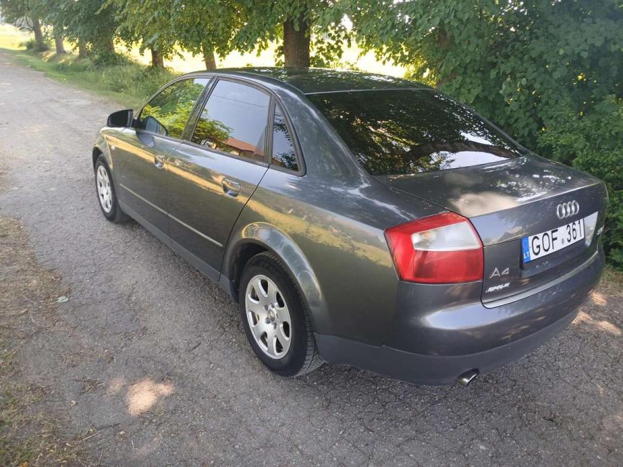 Grey Audi A4 2001 in Siauliai, with an engine capacity of 2.00 L and mileage of 375 thousand km for 1200 €, photo 4 on AUTOMOTO.COM.LV