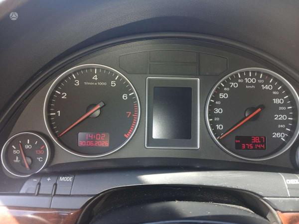 Grey Audi A4 2001 in Siauliai, with an engine capacity of 2.00 L and mileage of 375 thousand km for 1200 €, photo 10 on AUTOMOTO.COM.LV