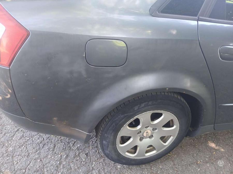 Grey Audi A4 2001 in Siauliai, with an engine capacity of 2.00 L and mileage of 375 thousand km for 1200 €, photo 16 on AUTOMOTO.COM.LV