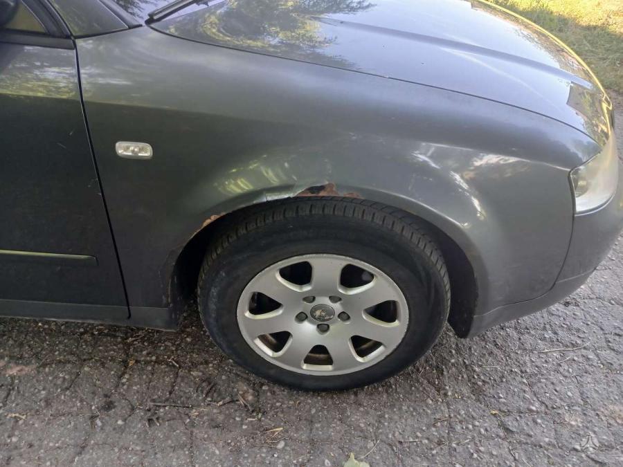 Grey Audi A4 2001 in Siauliai, with an engine capacity of 2.00 L and mileage of 375 thousand km for 1200 €, photo 18 on AUTOMOTO.COM.LV