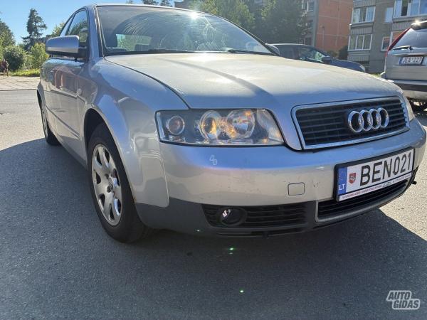 Pelēks Audi A4 2001 Visaginas, ar dzinēja tilpumu 2.00 L un nobraukumu 345 tūkst. km par 1400 €, foto 1 vietnē AUTOMOTO.COM.LV