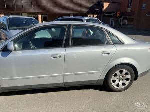 Grey Audi A4 2001 in Visaginas, with an engine capacity of 2.00 L and mileage of 345 thousand km for 1400 €, photo 7 on AUTOMOTO.COM.LV