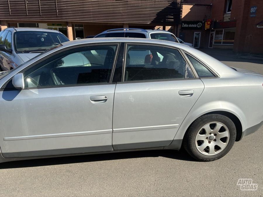 Grey Audi A4 2001 in Visaginas, with an engine capacity of 2.00 L and mileage of 345 thousand km for 1400 €, photo 7 on AUTOMOTO.COM.LV