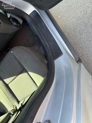 Grey Audi A4 2001 in Visaginas, with an engine capacity of 2.00 L and mileage of 345 thousand km for 1400 €, photo 16 on AUTOMOTO.COM.LV