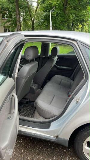 Pelēks Audi A4 2001 Kauņa, ar dzinēja tilpumu 1.98 L un nobraukumu 251 tūkst. km par 1650 €, foto 7 vietnē AUTOMOTO.COM.LV