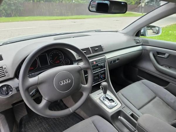Grey Audi A4 2001 in Ventspils, with an engine capacity of 2.00 L and mileage of 392 thousand km for 1100 €, photo 10 on AUTOMOTO.COM.LV