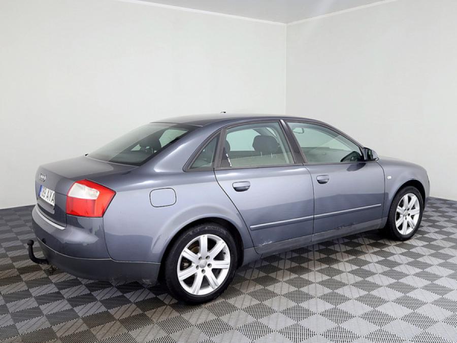 Pelēks Audi A4 2001 Tallina, ar dzinēja tilpumu 1.90 L un nobraukumu 289 tūkst. km par 999 €, foto 4 vietnē AUTOMOTO.COM.LV