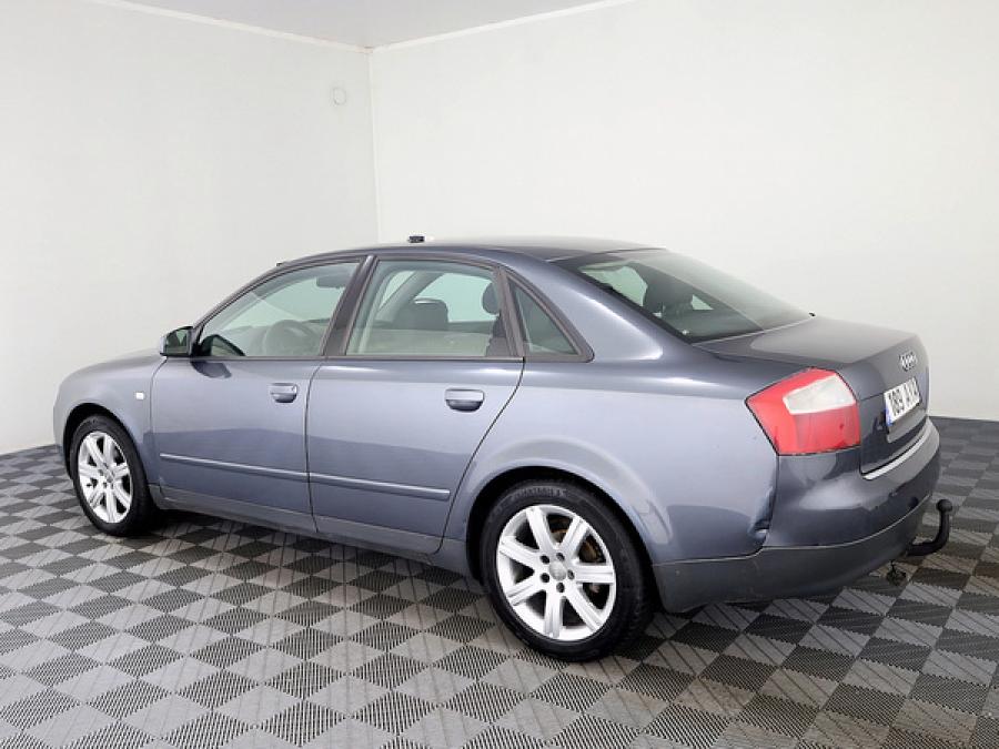 Pelēks Audi A4 2001 Tallina, ar dzinēja tilpumu 1.90 L un nobraukumu 289 tūkst. km par 999 €, foto 5 vietnē AUTOMOTO.COM.LV