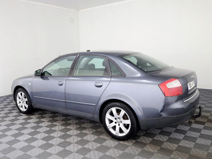 Pelēks Audi A4 2001 Tallina, ar dzinēja tilpumu 1.90 L un nobraukumu 289 tūkst. km par 999 €, foto 12 vietnē AUTOMOTO.COM.LV