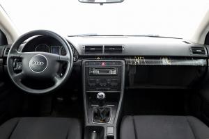 Pelēks Audi A4 2001 Tallina, ar dzinēja tilpumu 1.90 L un nobraukumu 289 tūkst. km par 999 €, foto 13 vietnē AUTOMOTO.COM.LV