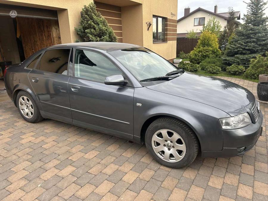 Pelēks Audi A4 2001 Kauņa, ar dzinēja tilpumu 1.90 L un nobraukumu 396 tūkst. km par 1350 €, foto 1 vietnē AUTOMOTO.COM.LV