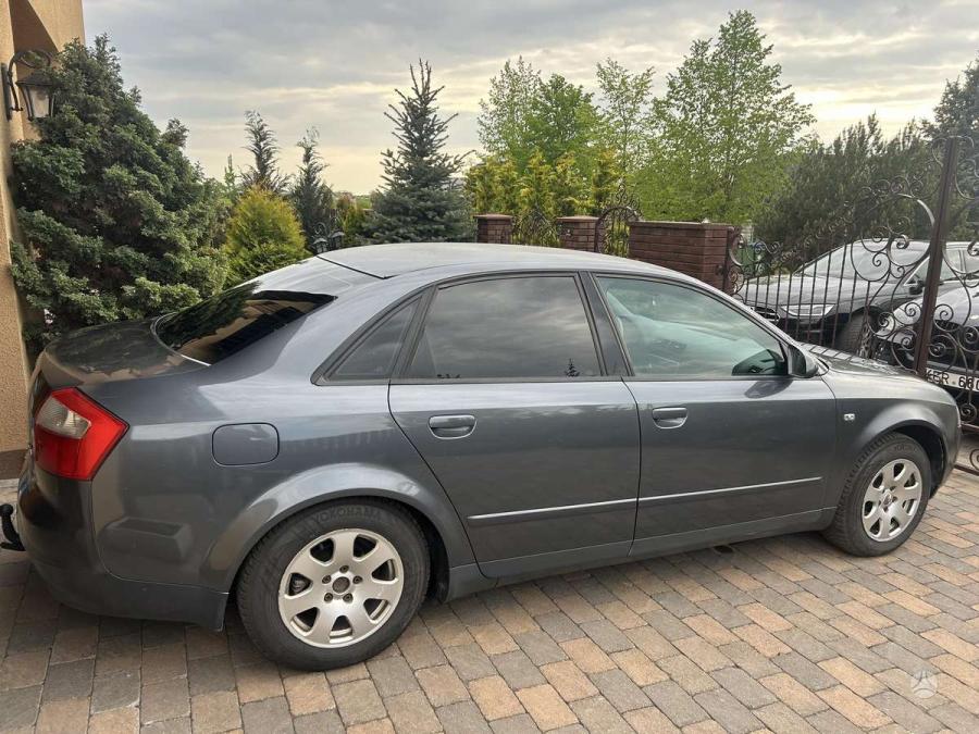 Pelēks Audi A4 2001 Kauņa, ar dzinēja tilpumu 1.90 L un nobraukumu 396 tūkst. km par 1350 €, foto 4 vietnē AUTOMOTO.COM.LV