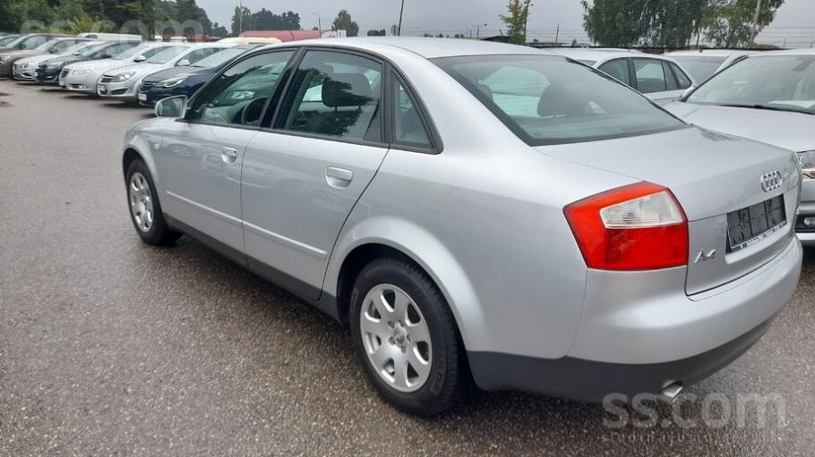 Pelēks Audi A4 2001 Rīga, ar dzinēja tilpumu 2.00 L un nobraukumu 110 tūkst. km par 3100 €, foto 8 vietnē AUTOMOTO.COM.LV