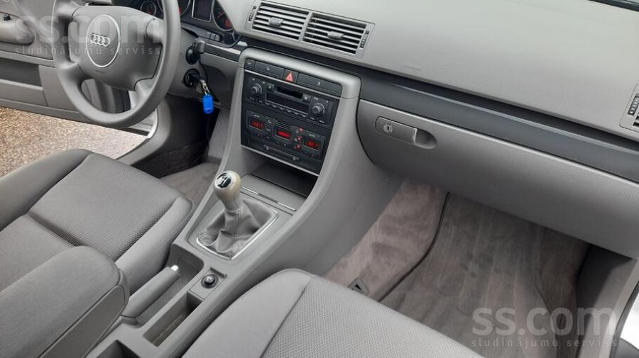 Pelēks Audi A4 2001 Rīga, ar dzinēja tilpumu 2.00 L un nobraukumu 110 tūkst. km par 3100 €, foto 26 vietnē AUTOMOTO.COM.LV