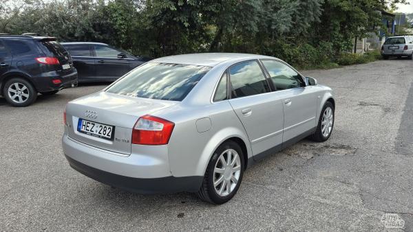 Audi A4 2001 in Utena on AUTOMOTO.COM.LV Grey Audi A4 2001 in Utena, with an engine capacity of 1.90 L and mileage of 430 thousand km for 1050 €, photo 10 on AUTOMOTO.COM.LV
