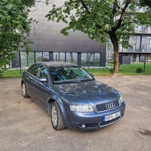 Pelēks Audi A4 2001 Viļņa, ar dzinēja tilpumu 1.98 L un nobraukumu 297 tūkst. km par 1100 €, foto  vietnē AUTOMOTO.COM.LV