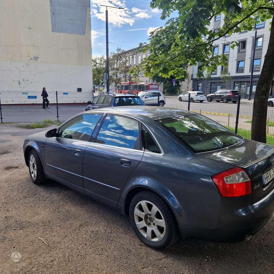 Pelēks Audi A4 2001 Viļņa, ar dzinēja tilpumu 1.98 L un nobraukumu 297 tūkst. km par 1100 €, foto 5 vietnē AUTOMOTO.COM.LV