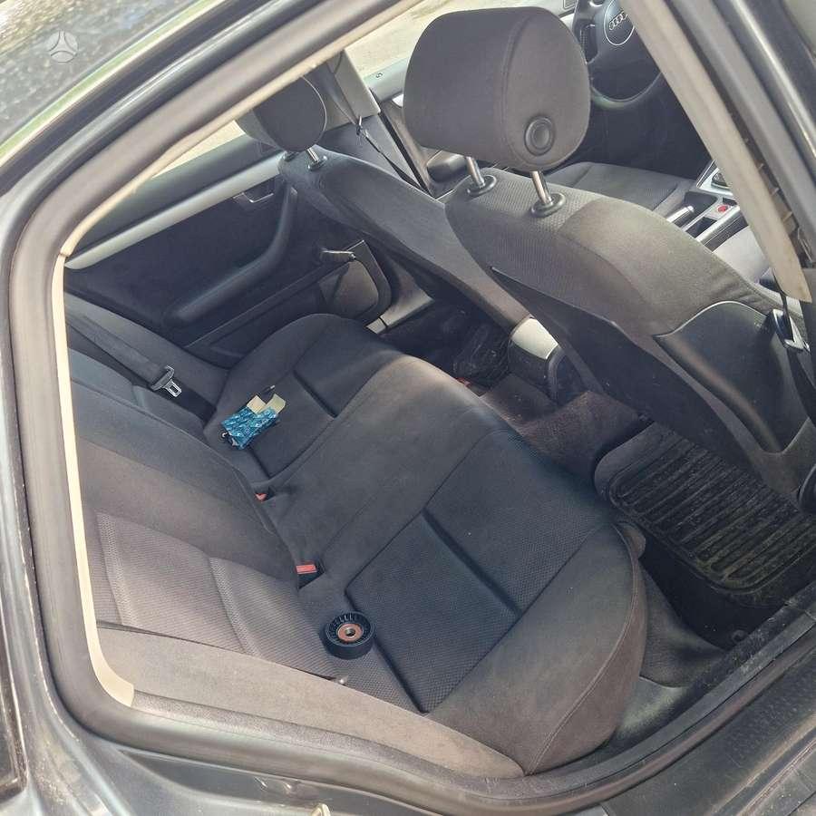 Pelēks Audi A4 2001 Viļņa, ar dzinēja tilpumu 1.98 L un nobraukumu 297 tūkst. km par 1100 €, foto 9 vietnē AUTOMOTO.COM.LV