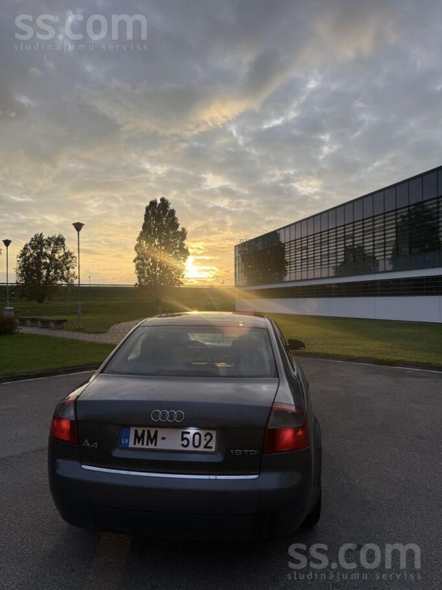 Pelēks Audi A4 2001 Daugavpils, ar dzinēja tilpumu 1.90 L un nobraukumu 501 tūkst. km par 1500 €, foto 5 vietnē AUTOMOTO.COM.LV