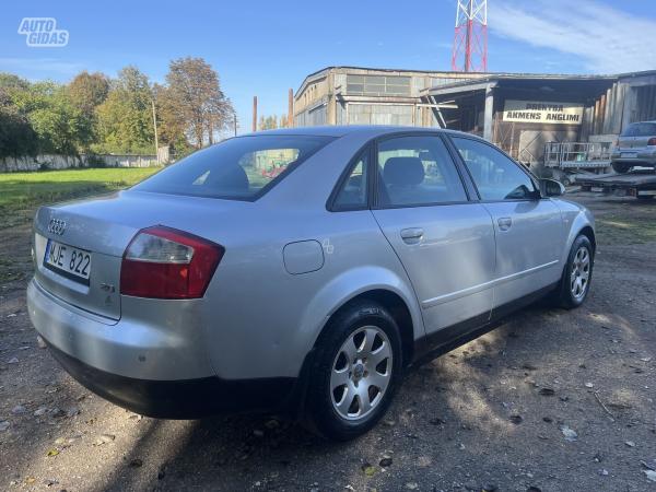 Grey Audi A4 2001 in Vilkaviskis, with an engine capacity of 2.00 L and mileage of 283 thousand km for 499 €, photo 6 on AUTOMOTO.COM.LV
