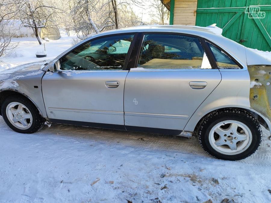 Grey Audi A4 2002 in Moletai, with an engine capacity of 2.00 L and mileage of 241 thousand km for 450 €, photo 2 on AUTOMOTO.COM.LV