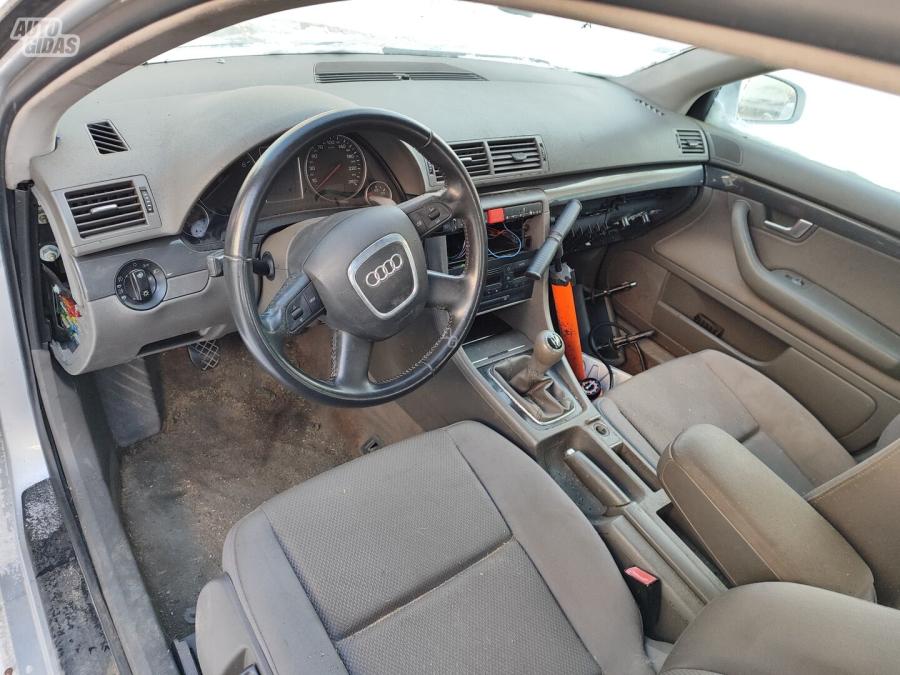 Grey Audi A4 2002 in Moletai, with an engine capacity of 2.00 L and mileage of 241 thousand km for 450 €, photo 5 on AUTOMOTO.COM.LV