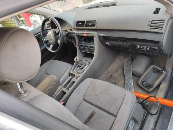 Pelēks Audi A4 2002 Molėtai, ar dzinēja tilpumu 2.00 L un nobraukumu 241 tūkst. km par 450 €, foto 6 vietnē AUTOMOTO.COM.LV