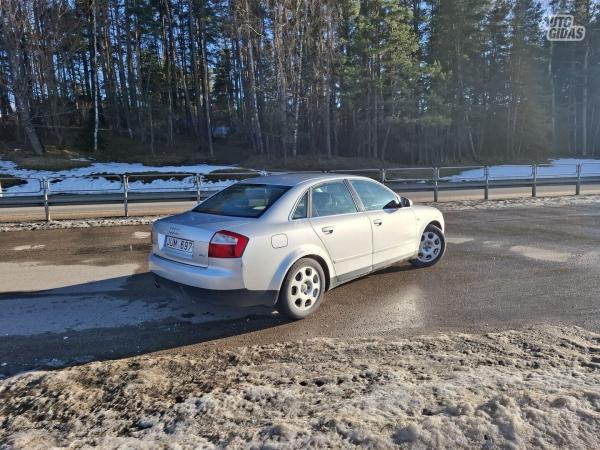 Pelēks Audi A4 2002 Zarasai, ar dzinēja tilpumu 2.00 L un nobraukumu 311 tūkst. km par 1500 €, foto 4 vietnē AUTOMOTO.COM.LV