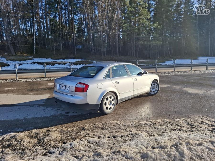 Pelēks Audi A4 2002 Zarasai, ar dzinēja tilpumu 2.00 L un nobraukumu 311 tūkst. km par 1500 €, foto 4 vietnē AUTOMOTO.COM.LV