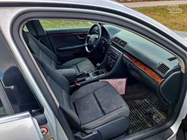 Pelēks Audi A4 2002 Viļņa, ar dzinēja tilpumu 1.90 L un nobraukumu 408 tūkst. km par 790 €, foto 7 vietnē AUTOMOTO.COM.LV
