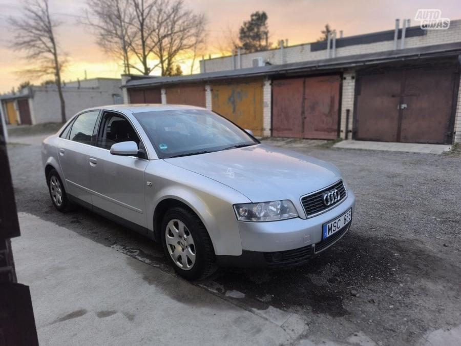 Grey Audi A4 2002 in Siauliai, with an engine capacity of 2.00 L and mileage of 260 thousand km for 1450 €, photo 5 on AUTOMOTO.COM.LV