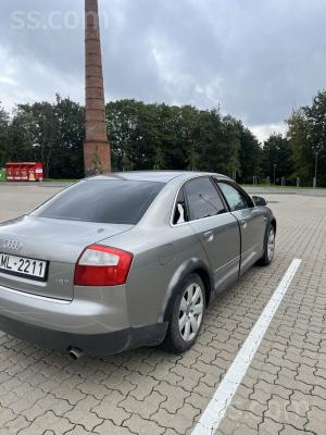 Pelēks Audi A4 2002 Saldus, ar dzinēja tilpumu 1.80 L un nobraukumu 318 tūkst. km par 1100 €, foto 4 vietnē AUTOMOTO.COM.LV