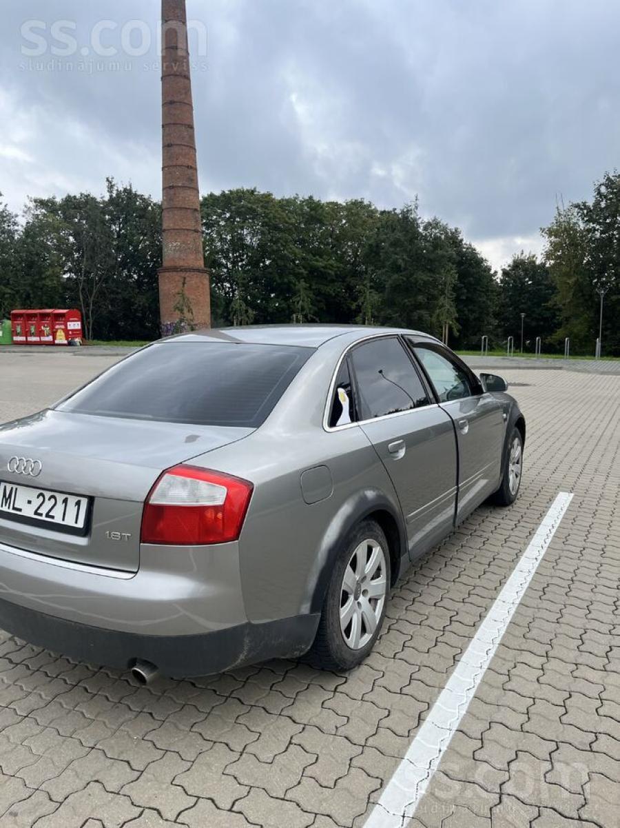 Pelēks Audi A4 2002 Saldus, ar dzinēja tilpumu 1.80 L un nobraukumu 318 tūkst. km par 1100 €, foto 4 vietnē AUTOMOTO.COM.LV