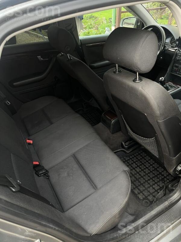 Pelēks Audi A4 2002 Saldus, ar dzinēja tilpumu 1.80 L un nobraukumu 318 tūkst. km par 1100 €, foto 6 vietnē AUTOMOTO.COM.LV