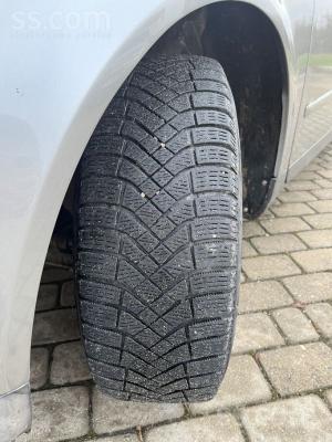 Pelēks Audi A4 2002 Saldus, ar dzinēja tilpumu 1.80 L un nobraukumu 318 tūkst. km par 1100 €, foto 9 vietnē AUTOMOTO.COM.LV